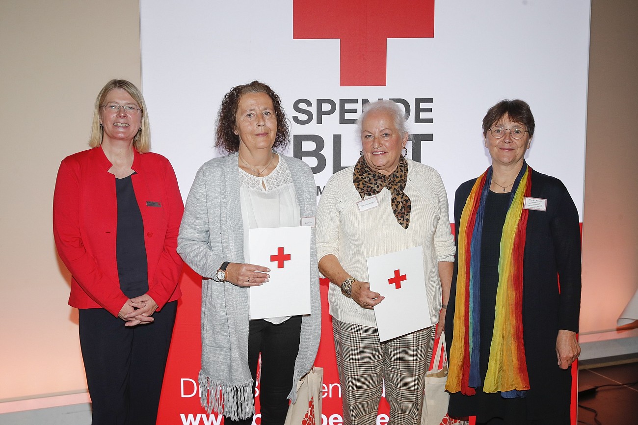 Am 21. Oktober wurden in Büdelsdorf langjährige Blutspender geehrt | DRK-Blutspendedienst Nord-Ost